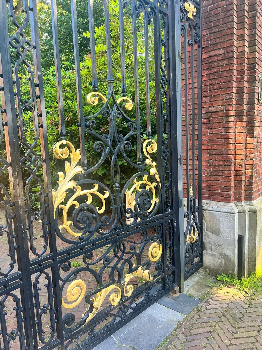 Hek opgeknapt met gouden accenten dankzij Jansen Goudlak | Vistapaint ...