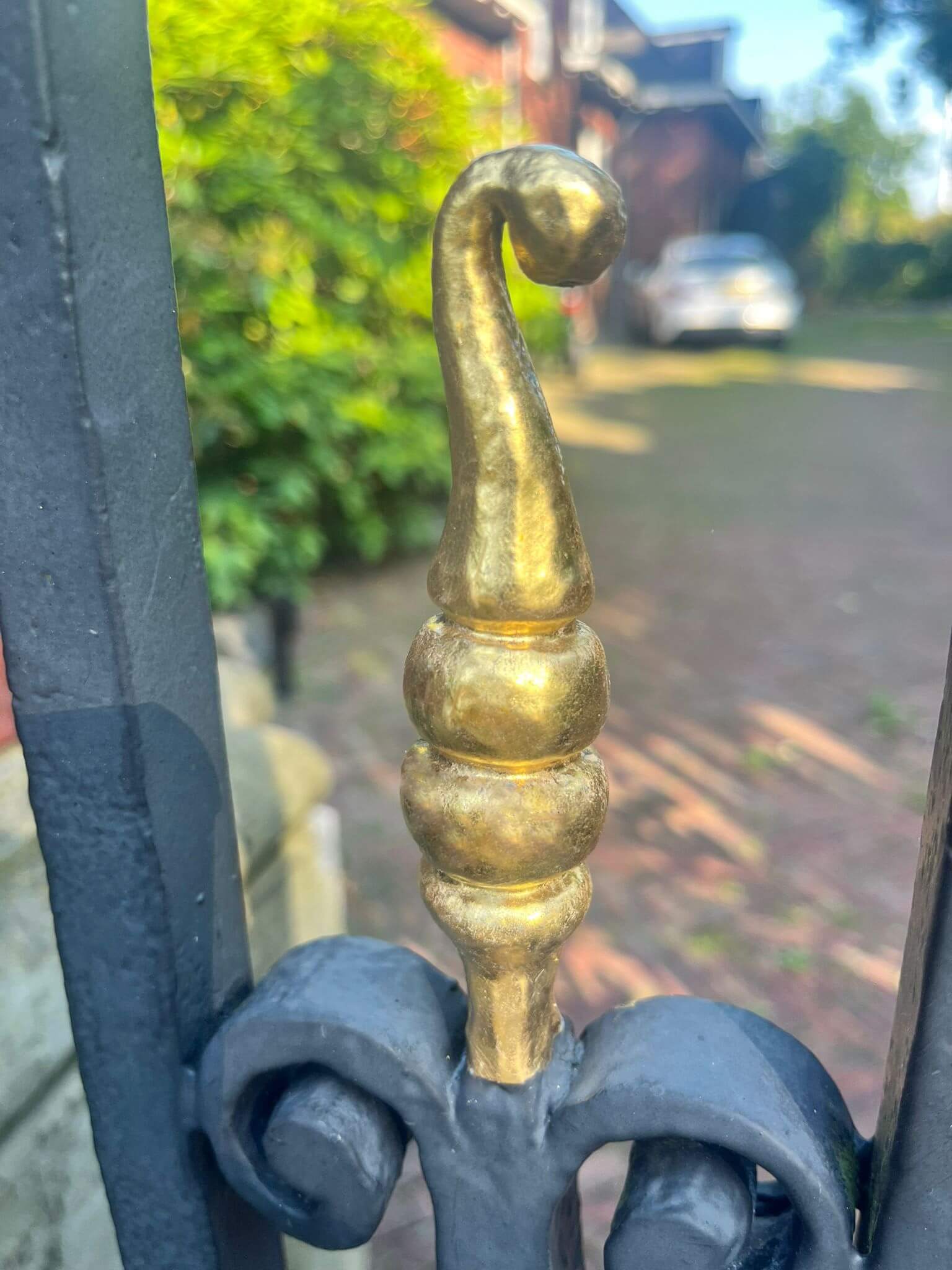 Hek opgeknapt met gouden accenten dankzij Jansen Goudlak | Vistapaint ...